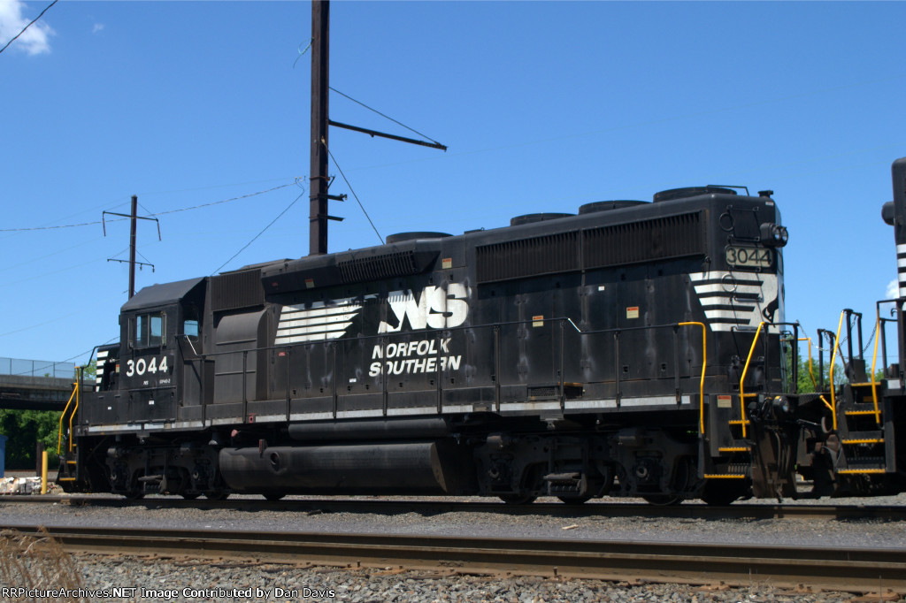 NS GP40-2 3044
